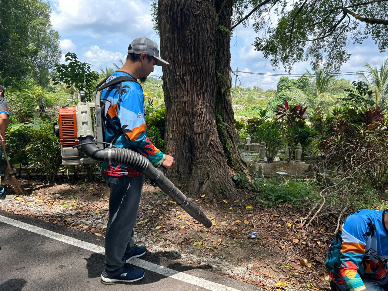GERAK KERJA BERPASUKAN – PROGRAM CSR JKR JOHOR BAHRU: MEMBERSIHKAN ...