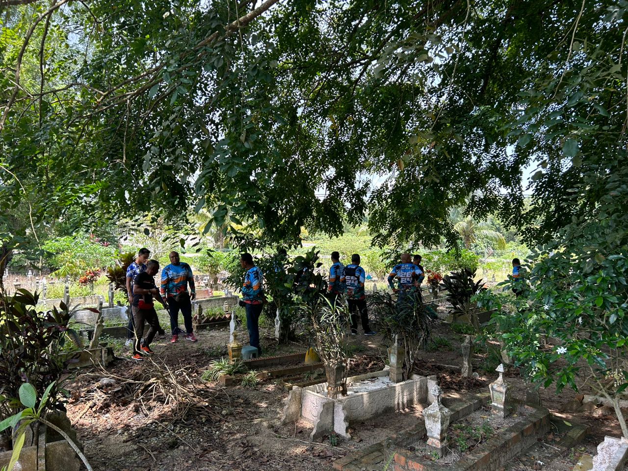 GERAK KERJA BERPASUKAN – PROGRAM CSR JKR JOHOR BAHRU: MEMBERSIHKAN ...