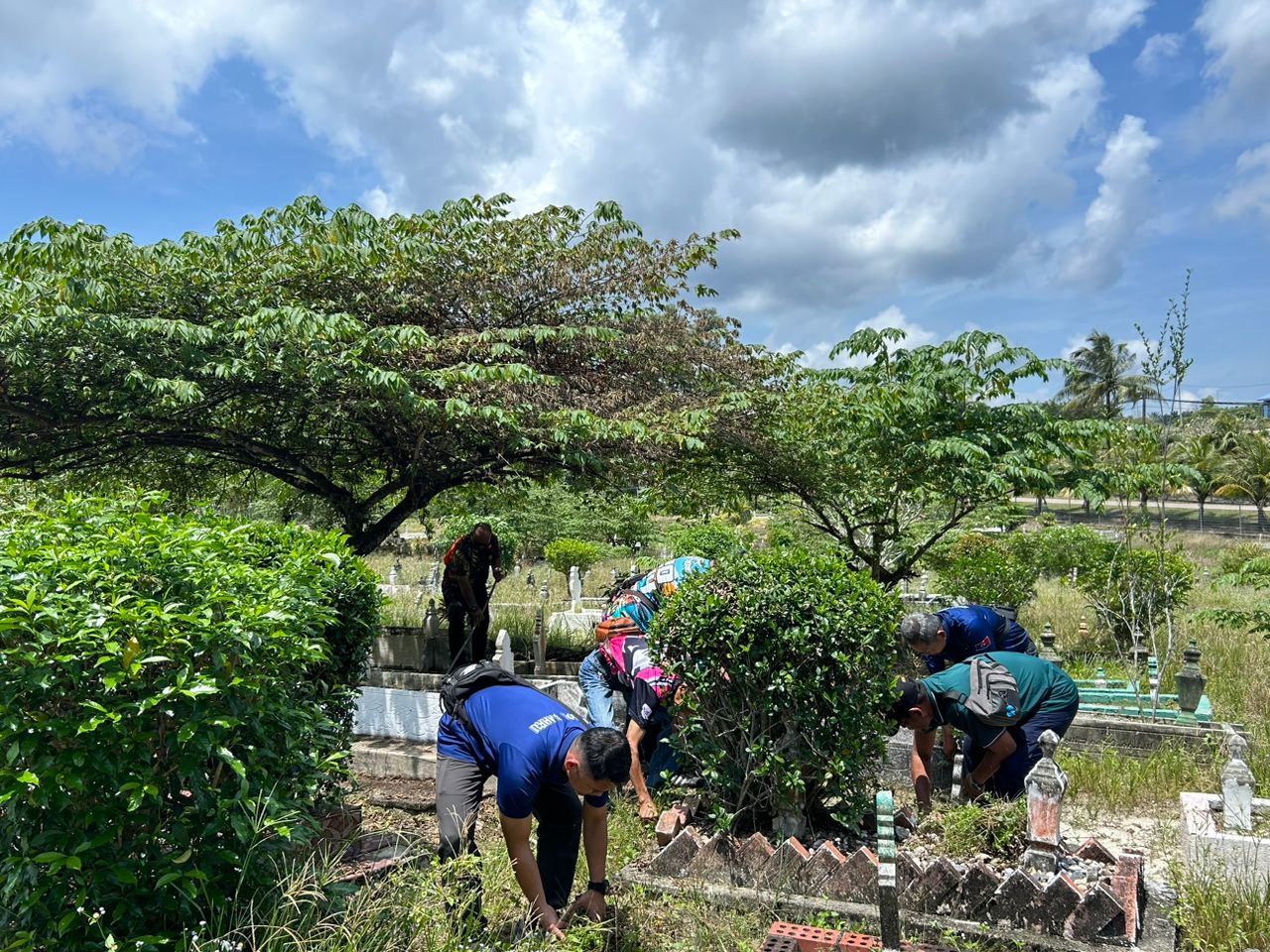 GERAK KERJA BERPASUKAN – PROGRAM CSR JKR JOHOR BAHRU: MEMBERSIHKAN ...